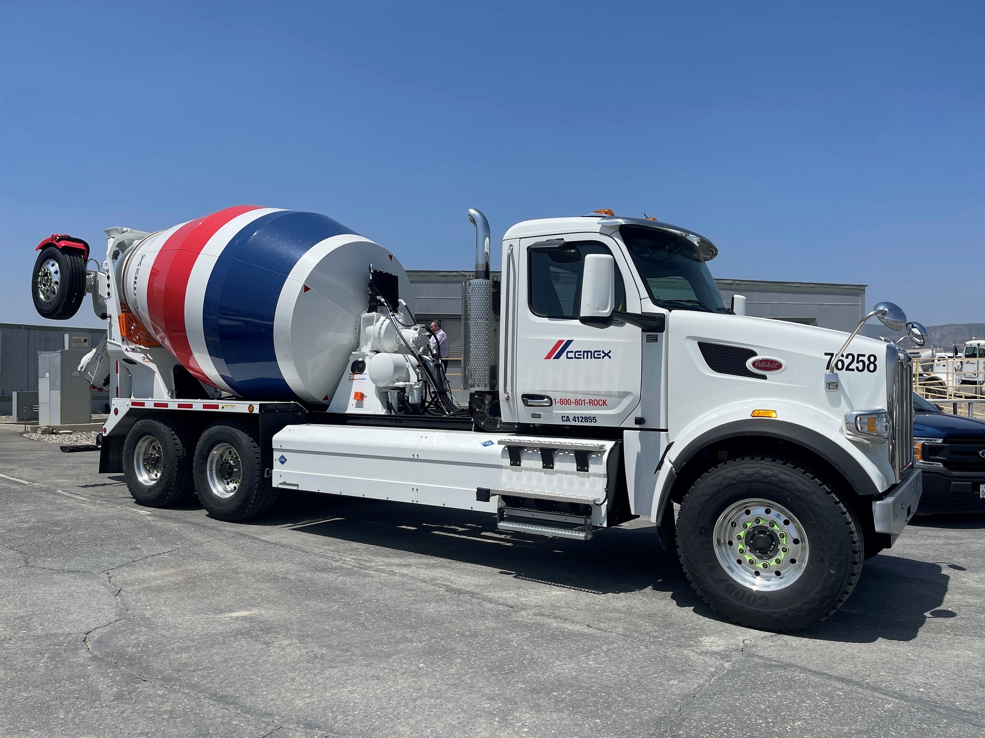 CEMEX USA adds low-emission natural gas trucks to Southern California ...