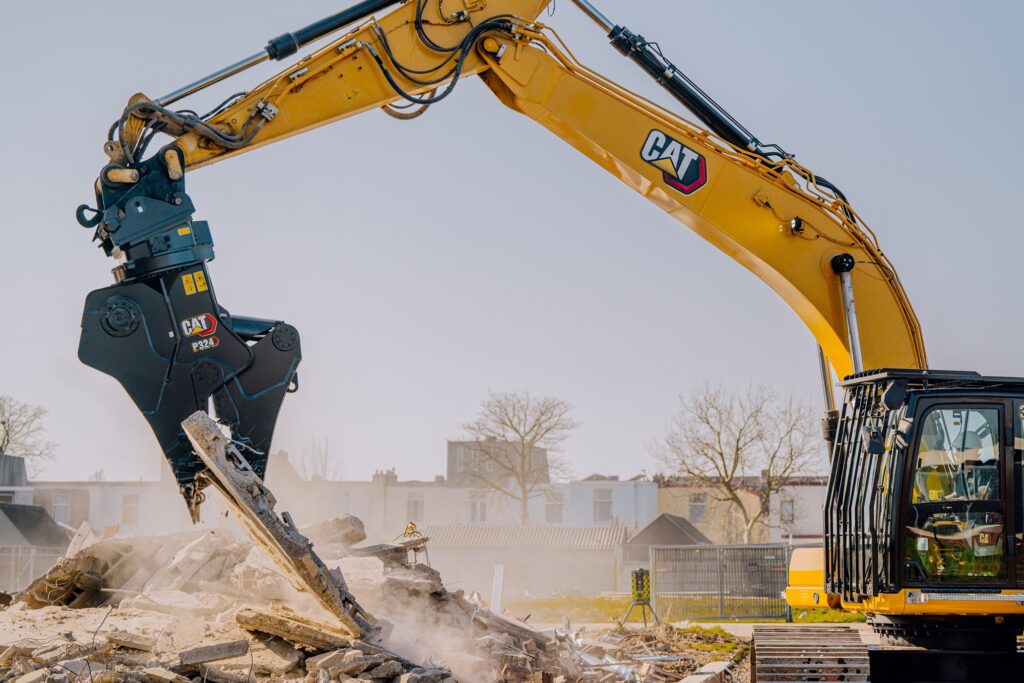 New Cat hydraulic connecting CW couplers for excavators - Aggregates ...