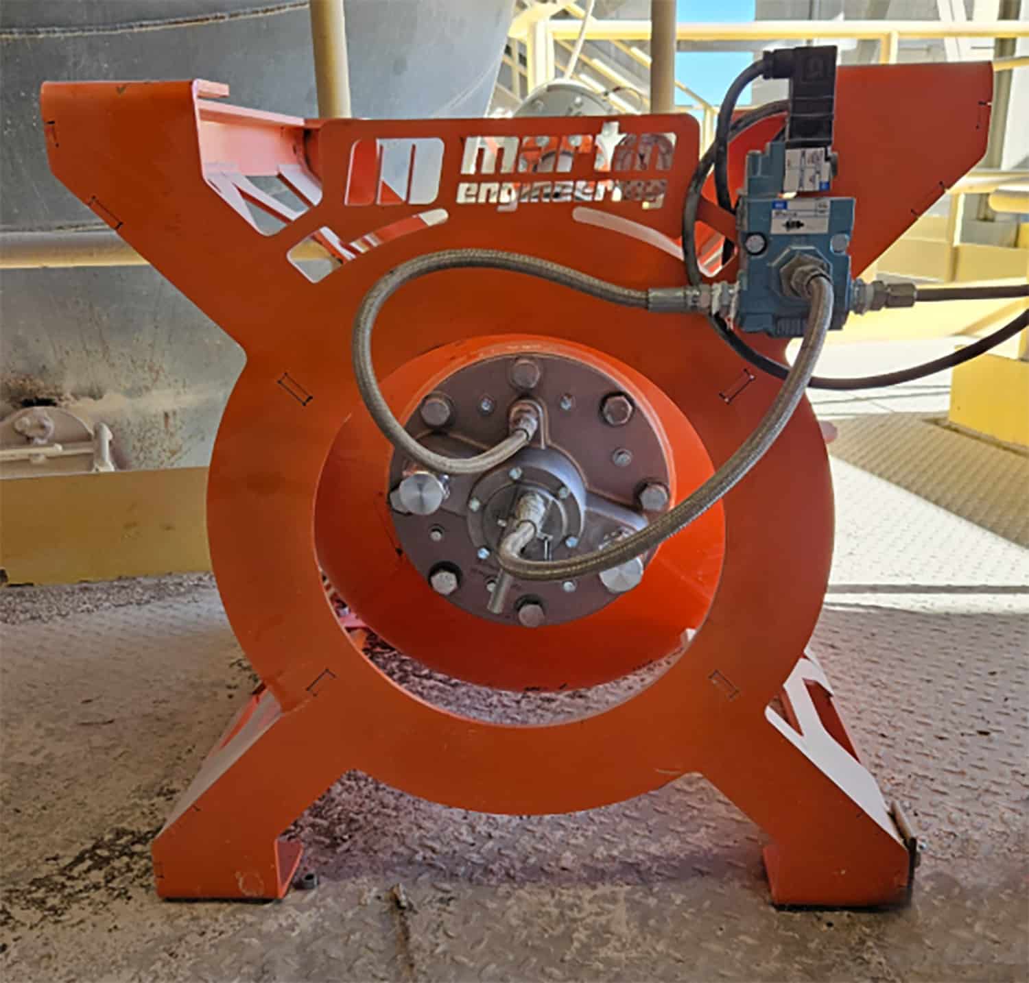 Martin X-Stand improves air cannon efficiency & safety - Aggregates ...