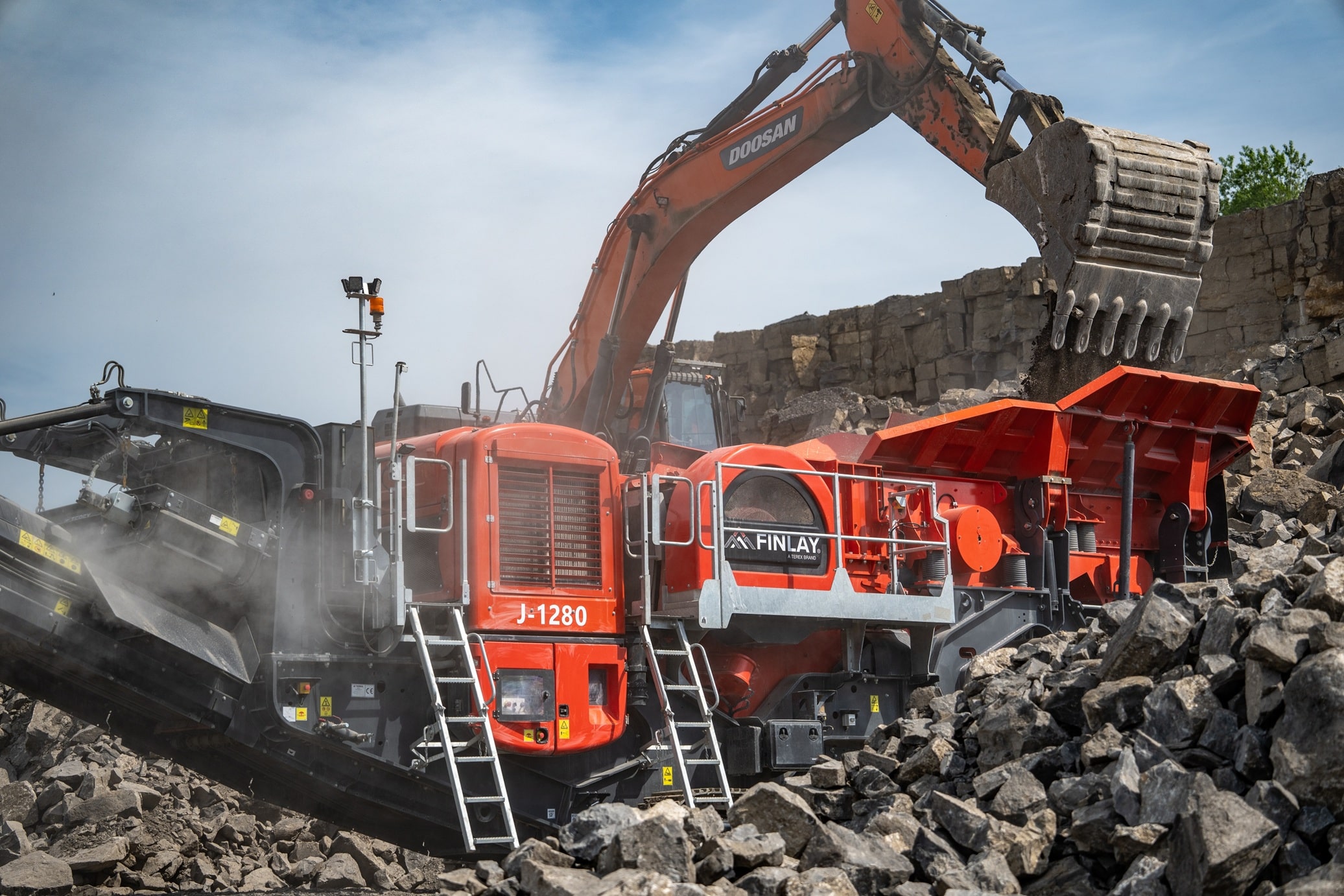 Finlay unveils the transport-friendly J-1280 Jaw Crusher - Aggregates ...